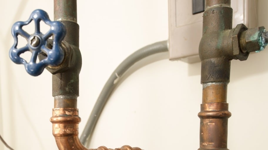 How to Turn off Your Home's Main Water Shutoff Valve